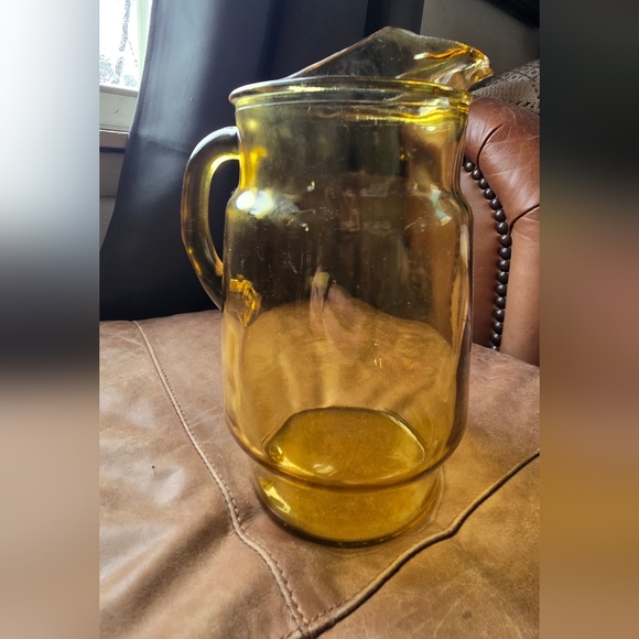 Kitchen | Vintage Anchor Hocking Glass Pitcher W Ice Lip Brown Dark ...